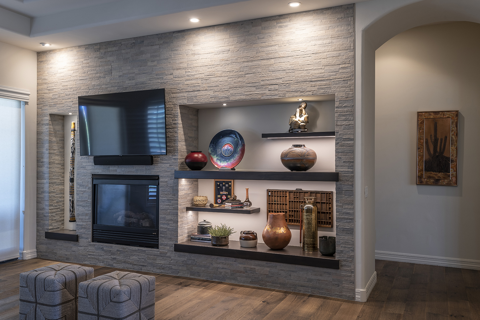 How To Decorate A Niche Artistic Accents